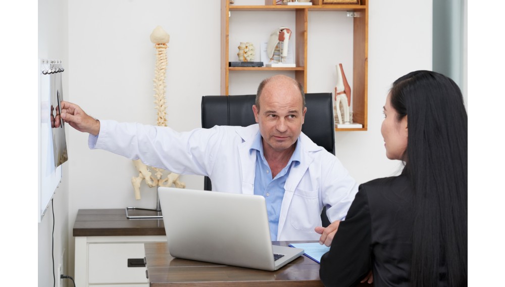 How to Choose the Best Back Pain Doctor in Chicago